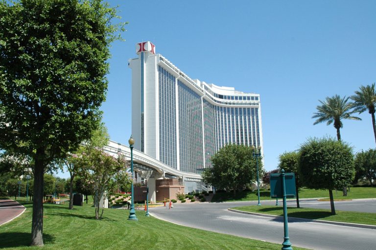 » Hilton Hotel High Roller Suites